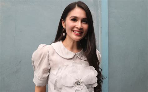 Sandra Dewi Merasa Bahagia Masuki Bulan November Kenapa Okezone