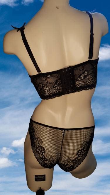 Black Push Up Padded Floral Underwire Lace Bra And Panty Set Sexy And