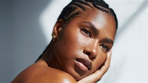 Can You Mix Your Sunscreen With Foundation Derms Answer This And Other