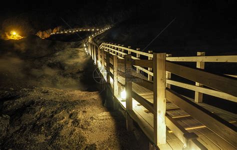 登别地狱谷夜景鬼火之路高清图片下载 正版图片500832562 摄图网