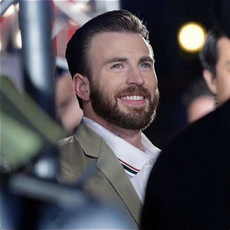 Pin By Savanna Woodson On Christopher Robert Chris Evans Chris Evans Captain America Chris