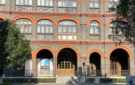 万航渡路1575号，华政校园正在举办的这场“历史文化展”，用图文影像诉说它的故事！ 周到