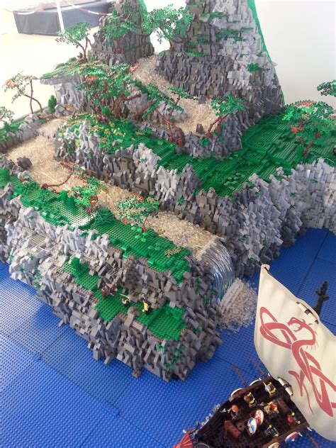 Pin By Дмитрий Шакуро On Лего горы Lego Mandalorian Lego Display