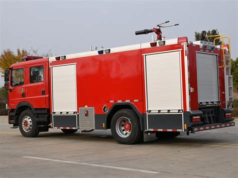 程力专用汽车股份有限公司 重汽豪沃8t泡沫消防车