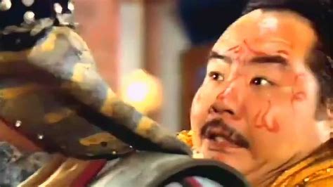 美女拿着大粗棍子戳僵尸，胖道士：戳下面才有用啊！高清1080p在线观看平台腾讯视频