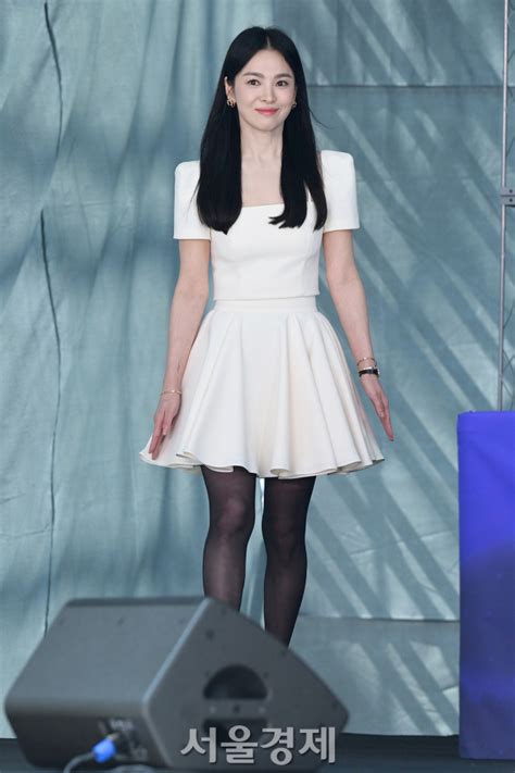 송혜교 예쁨 가득 입장 Se★포토