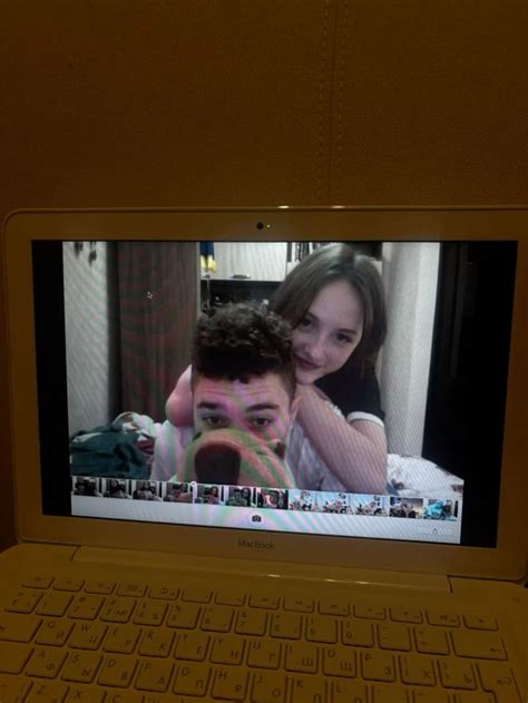 Пара девушка и парень Селфи Пара