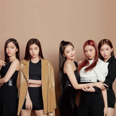 ITZY Fotos 9 Fotos LETRAS COM