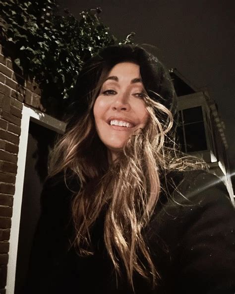 Jessica Chobot Bio Wiki Age Height Career Early Life Bikini Leaves Nerdist Education