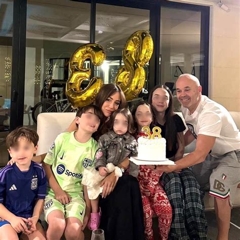 Así Es Anna Ortiz La Mujer De Andrés Iniesta Diseñadora De Interiores Escritora Y Madre De