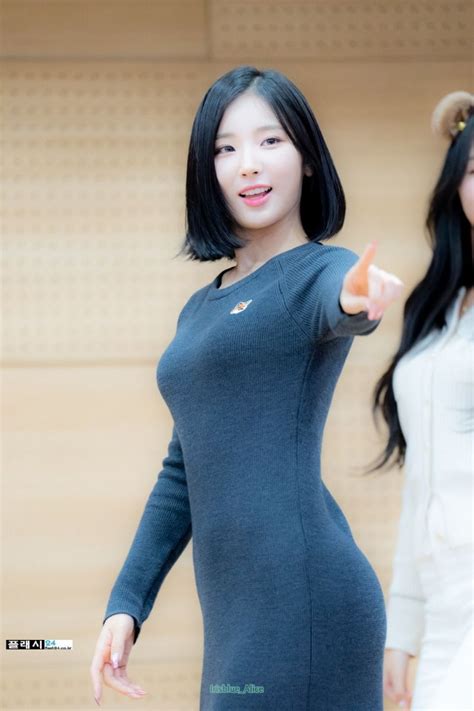 플래시24 연예 스포츠 공격적인 토끼 앨리스 소희 귀여운 한국 소녀 편안한 옷차림 한국 소녀