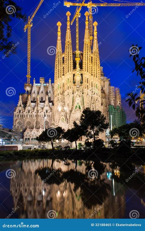Night View Of Sagrada Familia In Barcelona Editorial Image Image Of