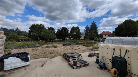 Exploring The Beauty Of Ermont Garden • Francerent