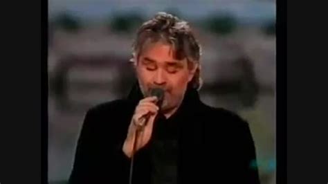 آندره آ بوچلی خواننده ی متعهد و نابینای ایتالیایی نماشا