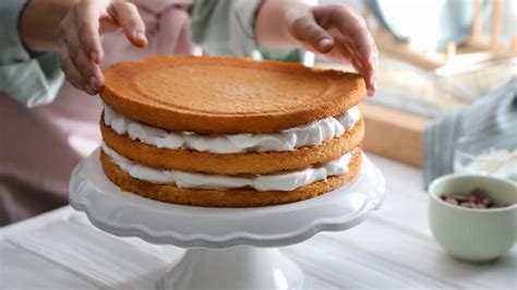 12 Tricks For Stacking A Layer Cake Like A Professional Baker