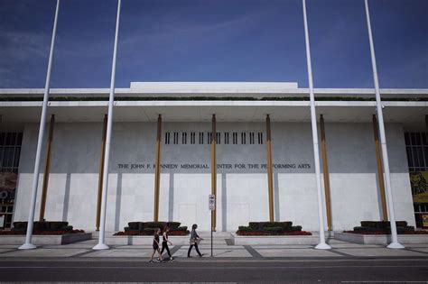 Republicans Now Want To Rename Entire Kennedy Center After The Trumps