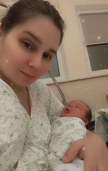 Родившая в 11 лет Валя Исаева стала мамой в пятый раз уже не скрывает правду о новой беременности