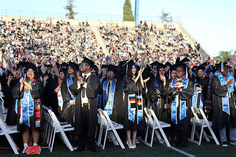 Cerritos College Hands Out Record 9 000 Degrees Marking 4th Straight