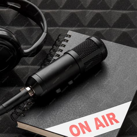 하이 뷰 마이크 온에어 컨셉 무료 사진