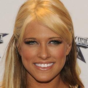 Kelly Kelly Bio Facts Family Famous Birthdays