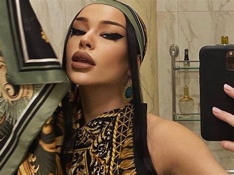 Elenu Kitić Isprozivali Da Je Nepismena Mondo