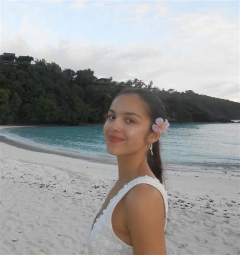 Olivia Rodrigo Beach Insta Post🤍🌊 Olivia Core Aesthetic High