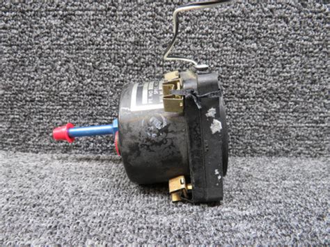 96 384061 3 Aircraft Instruments Lighted De Icing Pressure Indicator