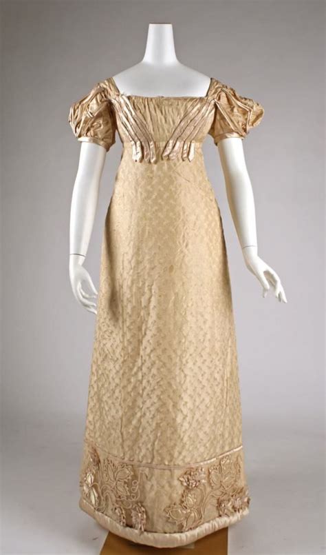 The 1820s In Fashionable Gowns A Visual Guide To The Decade Fashion