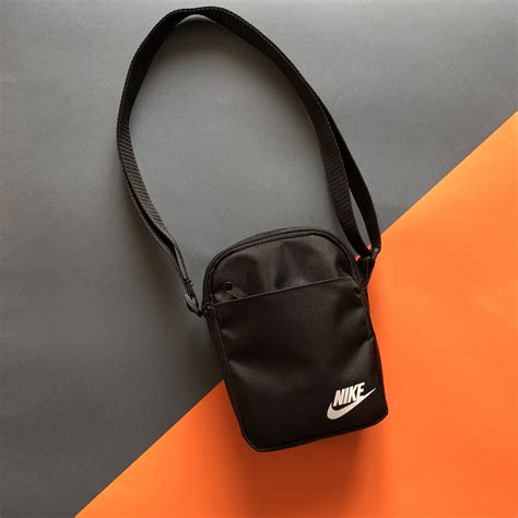 Маленькая Сумка Nike черная мужская Сумка через плечо найк Барсетка ...
