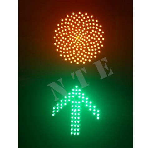 Polycarbonate Red Signal And Green Arrow Led Traffic Light At ₹ 8400piece In Pune