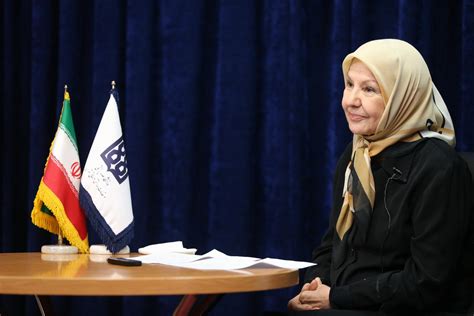 سفارت جمهوری اسلامی ایران ورشو پروفسور مریم رزاقی آذر، برترین پزشک