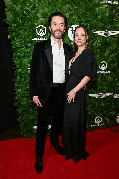 Kaley Cuoco The Blonde From The Big Bang Theory Who Doesnt Care About