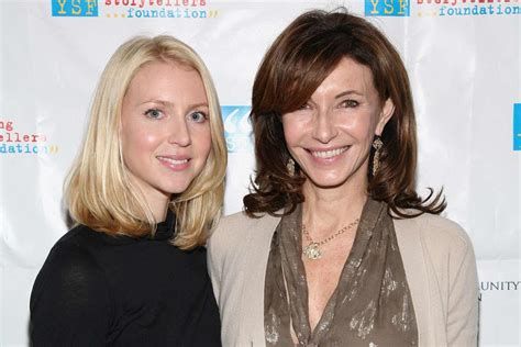 Mary Steenburgen Recalls Leaving ‘puddle Of Breastmilk On Oscars Stage