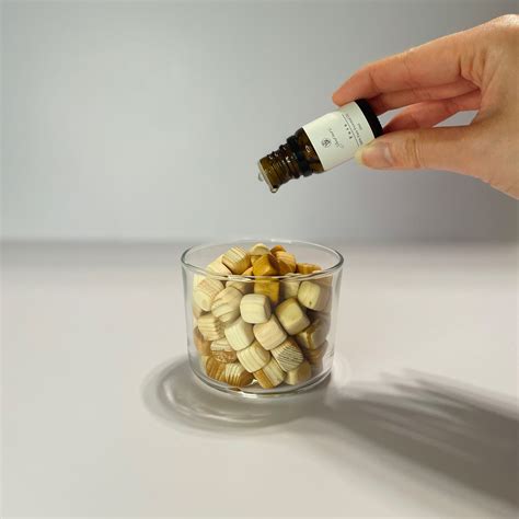 Hinoki Wood Cubes Yurari Essence