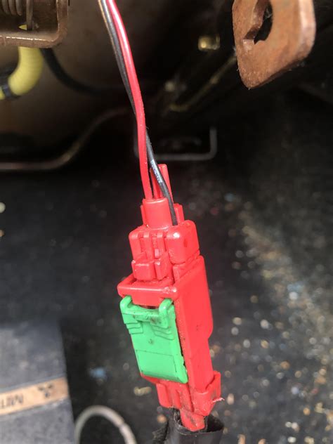 Not sure if this is the right subreddit for this but I can’t disconnect this wire harness for ...