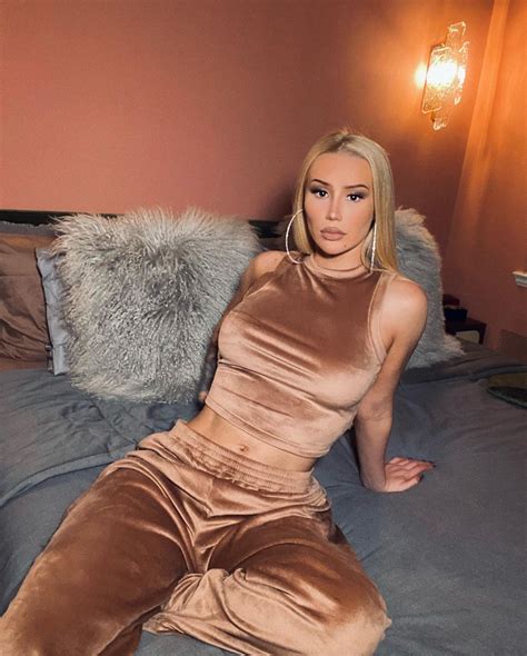Iggy Azaleas Big Hot Ass 12thblog