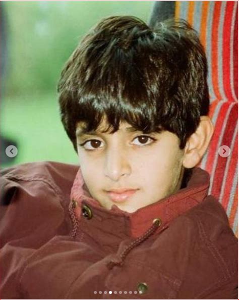 الشيخ حمدان بن الشيخ محمد بن زايد وهو صغير