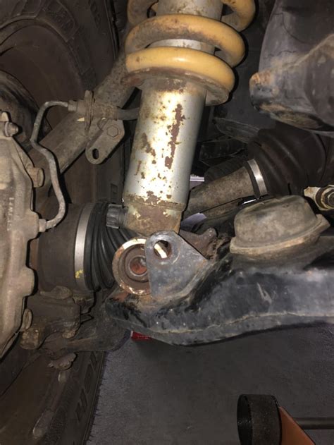 what is this? are they supposed to be connected? : r/MechanicAdvice