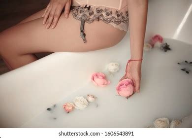 418 Imágenes De Legs Spread Lingerie Imágenes Fotos Y Vectores De