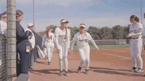 Softball S