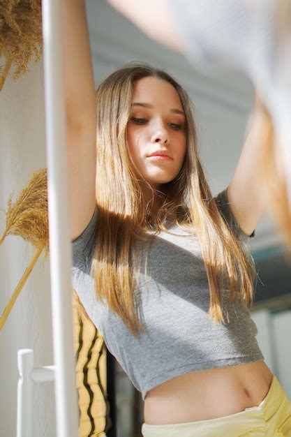 99000 Teenager Nudes Pictures