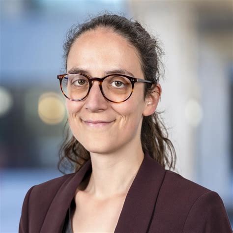 Naomi Oosterman Framer Framed