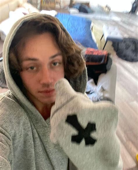Ethan Cutkosky Carl Shameless Shameless Characters Carl Gallagher