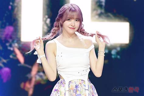 엔믹스 릴리 발랄한 매력