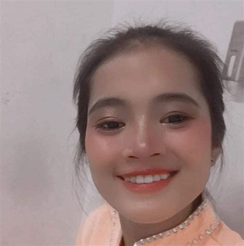 ស្រីអូនគោរពវត្ថុស័ក្តិសិទ្ធិ ស្រីអូនគោរពវត្ថុស័ក្តិសិទ្ធិ