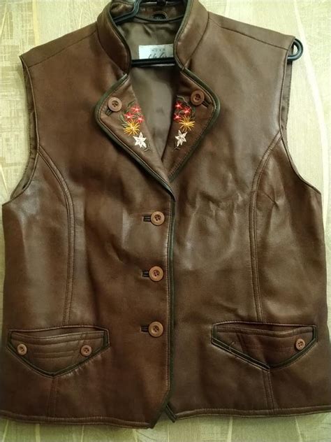 Жилетка з вишивкою Helen — ціна 390 грн у каталозі Жилетки Купити жіночі речі за доступною ціною