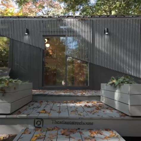 Couple Share How Their Treehouse Makes Them Over 700k A Year