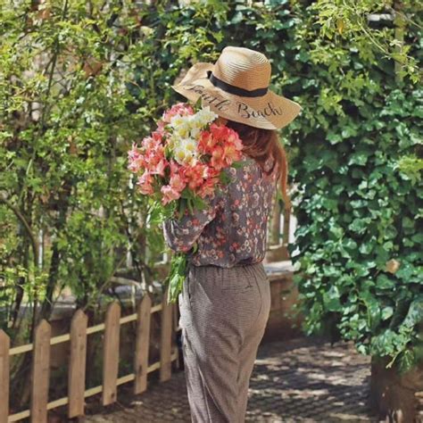 عکس دخترانه با کلاه کپ و تیپ اسپرت عکس دختر کلاه دار