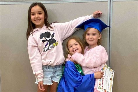 What We Know About Travis Deckers Mental Decline Before His Daughters