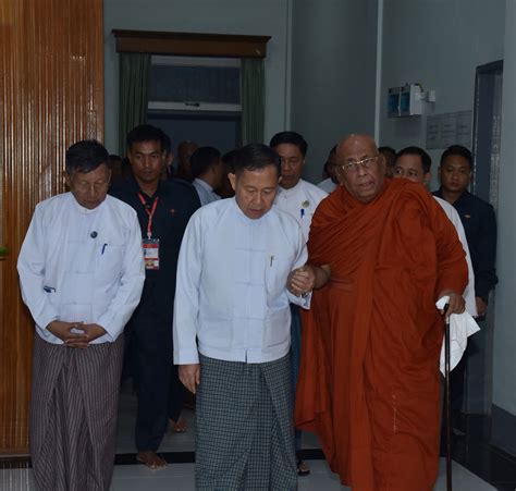 သီတဂူဆရာတော် ဒေါက်တာဘဒ္ဒန္တဉာဏိဿရနှင့် အလှူရှင်တို့က ရာဂီမုန်တိုင်းတိုက်ခက်မှုကြောင့် ရေဘေးဒဏ